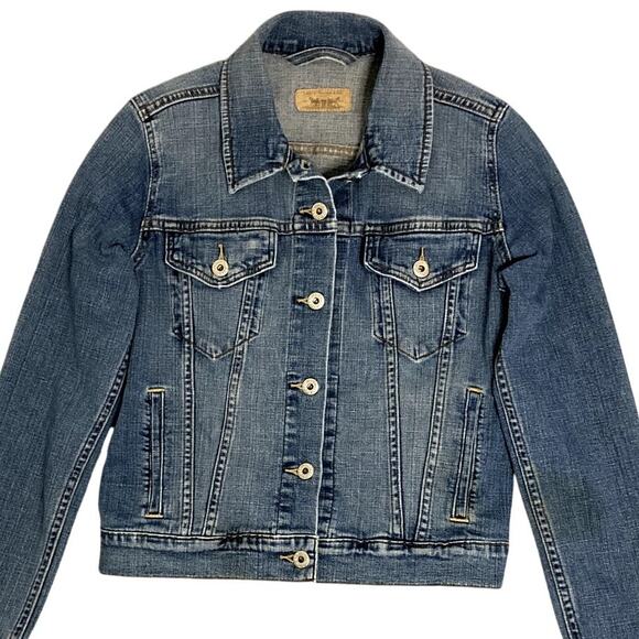 Levi's | Jackets & Coats | Levis Vintage Jean Jacket Womens Medium Blue ...